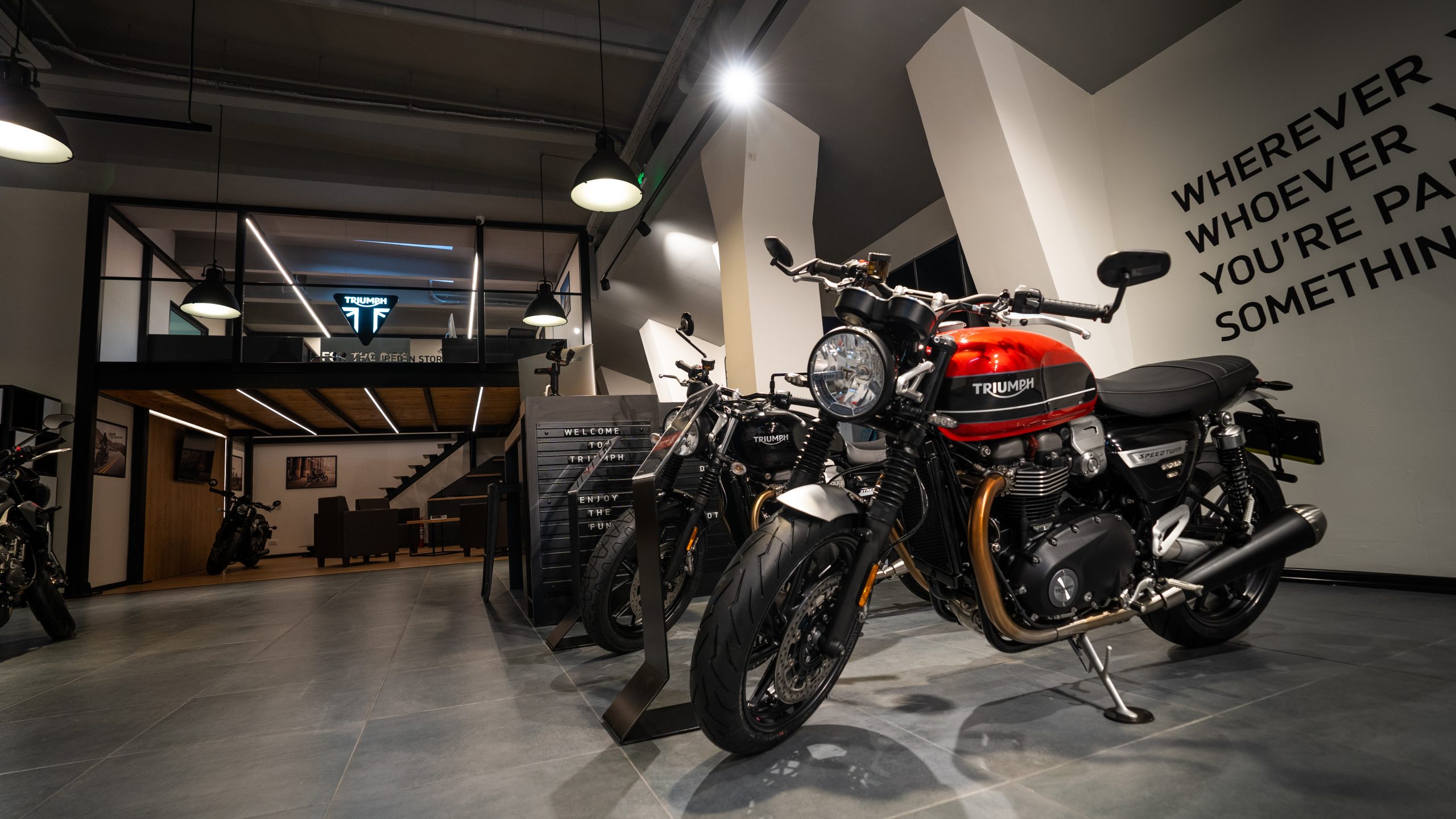 S-a deschis prima reprezentanță a motocicletelor Triumph în România ...